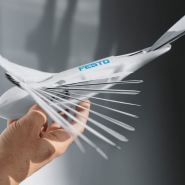 Iron Man VR Launches on PlayStation 4, Here's an Early Review - TechEBlog