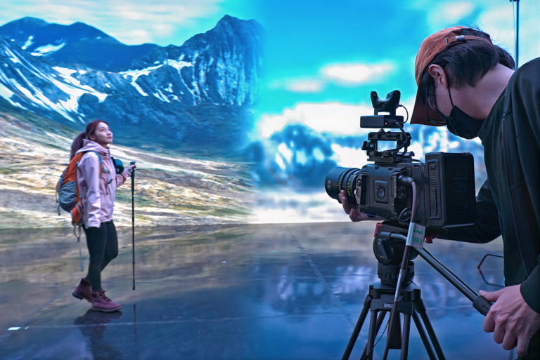 HTC VIVE Mars CamTrack is a Turnkey Virtual Production Studio, Similar ...