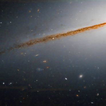 Hubble Space Telescope Captures Unusual Galaxy Merger 670 Million Light ...